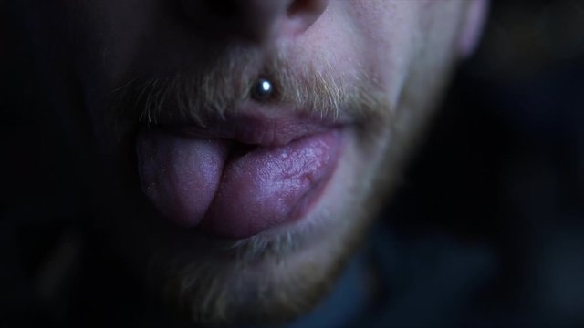 "Tongue Splitting" Images – Parcourir 160 le catalogue de photos ...