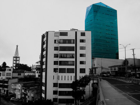 Edifio bilder – Bläddra bland 13 stockfoton, vektorer och videor ...