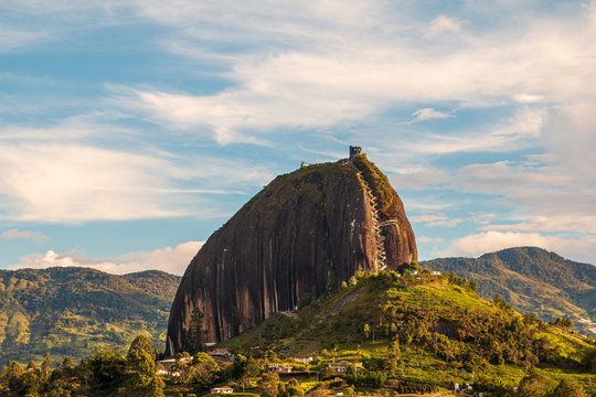 「Roccia」の画像 - 36,993 件の Stock 写真、ベクターおよびビデオ | Adobe Stock