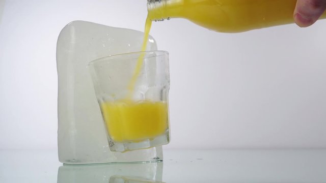 Imágenes de "Pour In": descubre bancos de fotos, ilustraciones ...