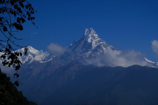 รูปภาพMachhapuchhare – เลือกดูภาพถ่ายสต็อก เวกเตอร์ และวิดีโอ601 ...