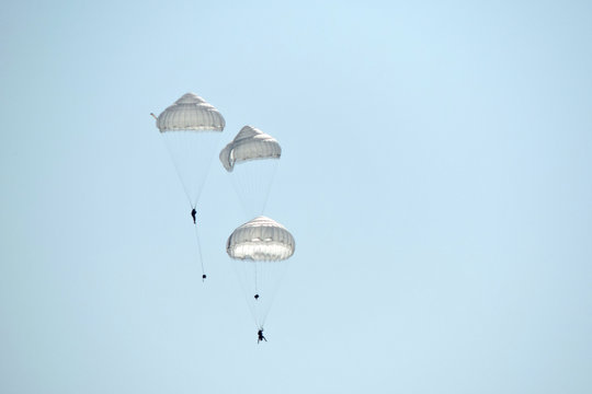 Paradrop Images – Browse 23 Stock Photos, Vectors, and Video | Adobe Stock