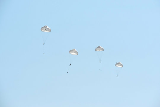 Paradrop Images – Browse 23 Stock Photos, Vectors, and Video | Adobe Stock