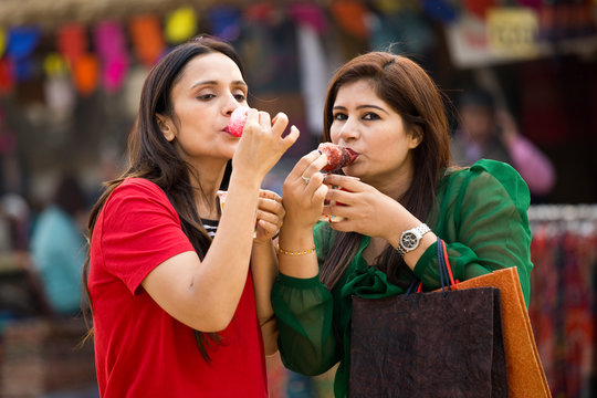 Gola Bilder – Durchsuchen 5,426 Archivfotos, Vektorgrafiken und Videos ...