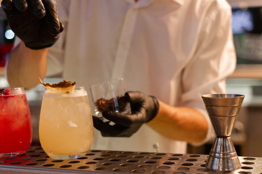 Barkeeping Bilder – Durchsuchen 1,179 Archivfotos, Vektorgrafiken und ...