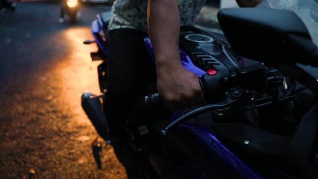 Revs Bilder – Durchsuchen 19,492 Archivfotos, Vektorgrafiken und Videos ...