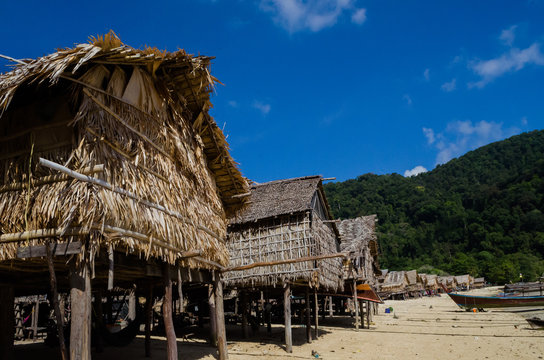 Moken 이미지 – 찾아보기 422 스톡 사진, 벡터 및 비디오 | Adobe Stock