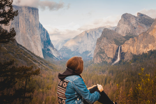 รูปภาพExcursionist – เลือกดูภาพถ่ายสต็อก เวกเตอร์ และวิดีโอ32,381 ...