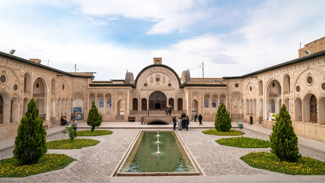 Tabatabaei House"」の写真素材 | 141件の無料イラスト画像 | Adobe Stock