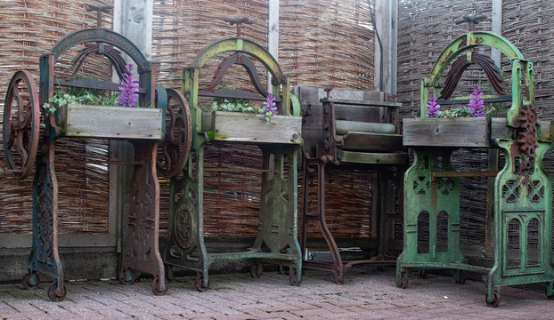 รูปภาพWringer – เลือกดูภาพถ่ายสต็อก เวกเตอร์ และวิดีโอ3,005 | Adobe Stock