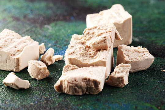 Backhefe Bilder – Durchsuchen 135,363 Archivfotos, Vektorgrafiken und ...