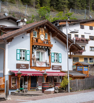 Cucu bilder – Bläddra bland 135 stockfoton, vektorer och videor | Adobe ...