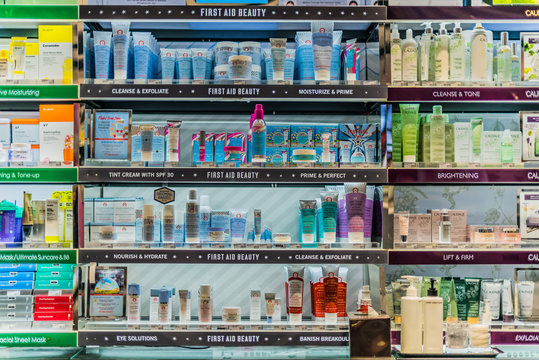 Sephora bilder – Bläddra bland 341 stockfoton, vektorer och videor ...