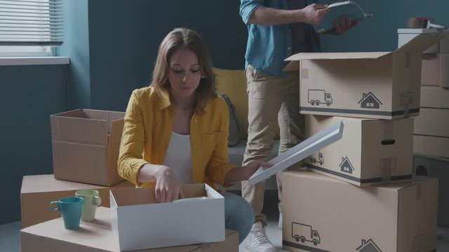 Imagens de Relocating – Explore Fotografias do Stock, Vetores e Vídeos ...