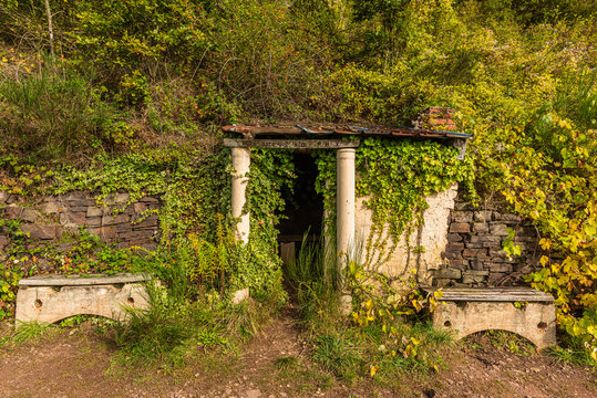 Nehren Bilder – Durchsuchen 145 Archivfotos, Vektorgrafiken und Videos ...