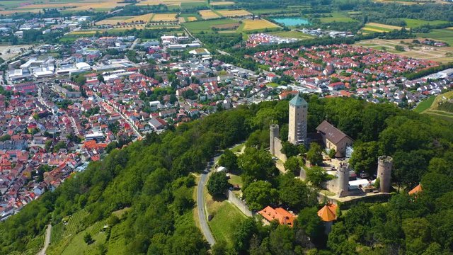 Starkenburg 影像 – 瀏覽 307 個素材庫相片、向量圖和影片 | Adobe Stock