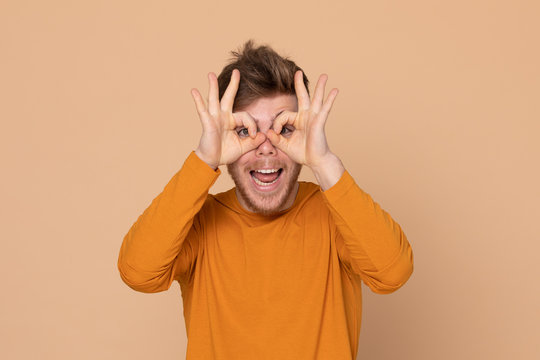 รูปภาพScoffing – เลือกดูภาพถ่ายสต็อก เวกเตอร์ และวิดีโอ15,945 | Adobe Stock