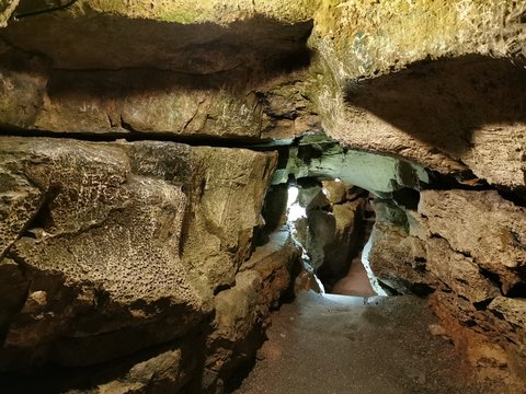Kaverne Bilder – Durchsuchen 945 Archivfotos, Vektorgrafiken und Videos ...