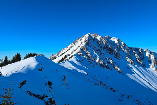 「Ponten」の写真素材 | 113件の無料イラスト画像 | Adobe Stock