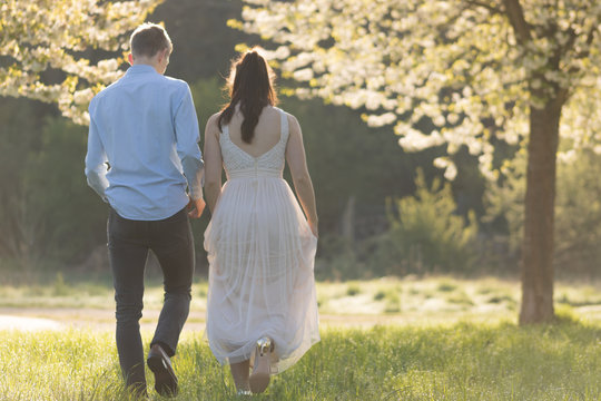 Weggehen Images – Browse 1,301 Stock Photos, Vectors, and Video | Adobe ...