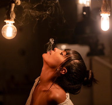 「Cigar.lingerie」の画像 - 962 件の Stock 写真、ベクターおよびビデオ | Adobe Stock