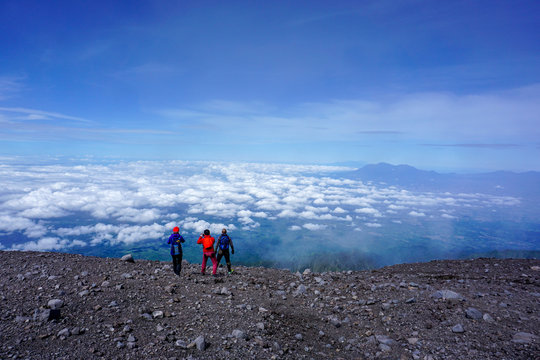 รูปภาพMahameru – เลือกดูภาพถ่ายสต็อก เวกเตอร์ และวิดีโอ98 | Adobe Stock
