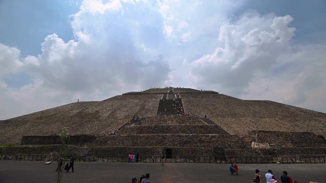 "Piramide Del Sol" - Images et vidéos libres de droits | Adobe Stock