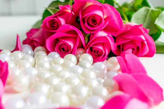 Pearls And Pink Roses Images – Browse 15,308 Stock Photos, Vectors, and ...