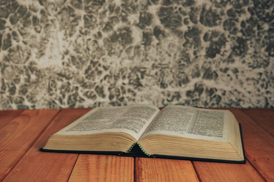 "Open Bible On Desk" Images – Browse 104 Stock Photos, Vectors, and ...