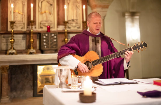 รูปภาพLiturgie – เลือกดูภาพถ่ายสต็อก เวกเตอร์ และวิดีโอ839 | Adobe Stock