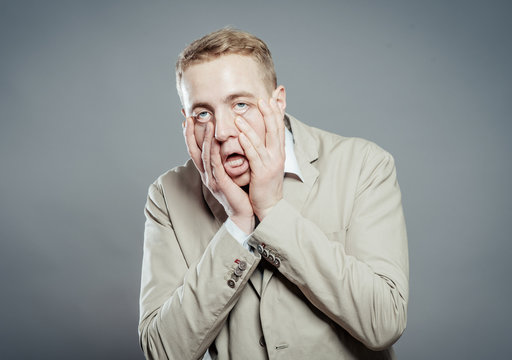 Wincing 이미지 – 찾아보기 6,742 스톡 사진, 벡터 및 비디오 | Adobe Stock