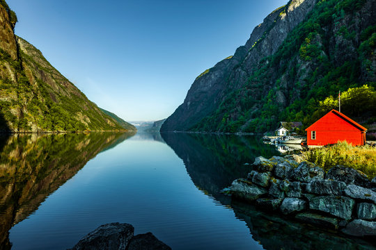 Suldal bilder – Bläddra bland 135 stockfoton, vektorer och videor ...