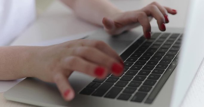 "Red Nails" Bilder – Durchsuchen 6,721 Archivfotos, Vektorgrafiken und ...