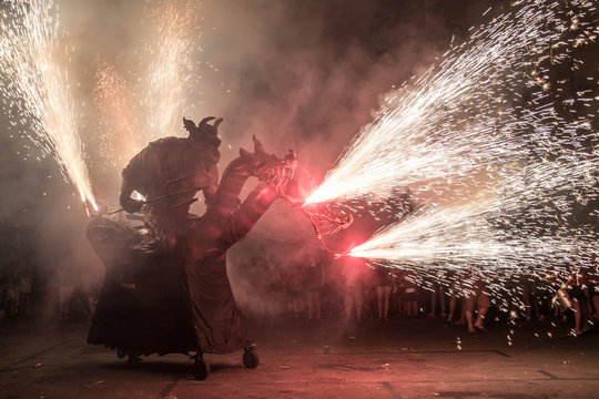 "Colla bilder – Bläddra bland 1,214 stockfoton, vektorer och videor ...