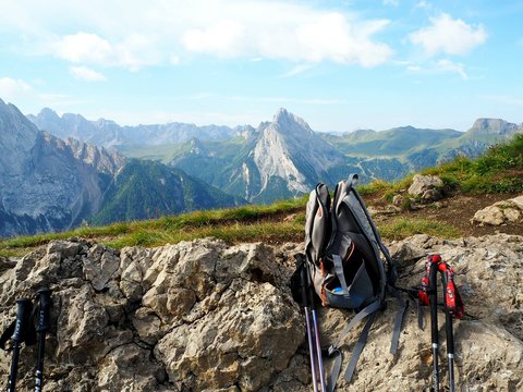 Wanderstab Bilder – Durchsuchen 32,640 Archivfotos, Vektorgrafiken und ...