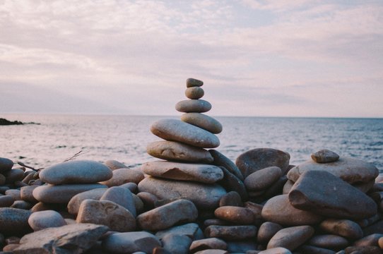 รูปภาพPebble – เลือกดูภาพถ่ายสต็อก เวกเตอร์ และวิดีโอ655,990 | Adobe Stock