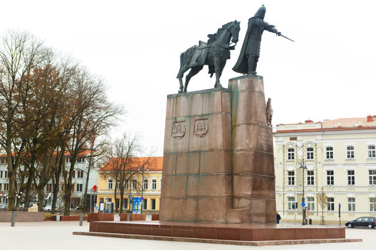 Vilnius Lithuania"」の写真素材 | 758件の無料イラスト画像 | Adobe Stock
