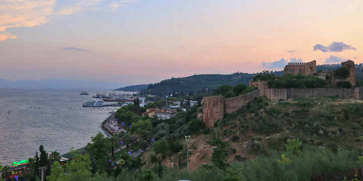 รูปภาพKocaeli – เลือกดูภาพถ่ายสต็อก เวกเตอร์ และวิดีโอ4,239 | Adobe Stock