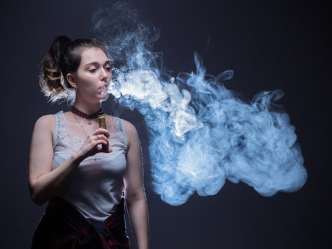 「Esmoke」の画像 - 1,063 件の Stock 写真、ベクターおよびビデオ | Adobe Stock