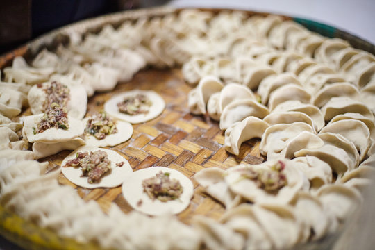 Teigtasche bilder – Bläddra bland 946 stockfoton, vektorer och videor ...