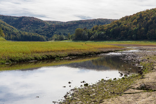 Wasserpegel bilder – Bläddra bland 631 stockfoton, vektorer och videor ...