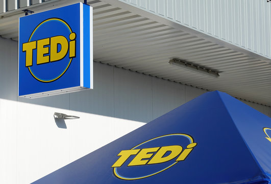 Tedi Bilder – Durchsuchen 2,443 Archivfotos, Vektorgrafiken und Videos ...