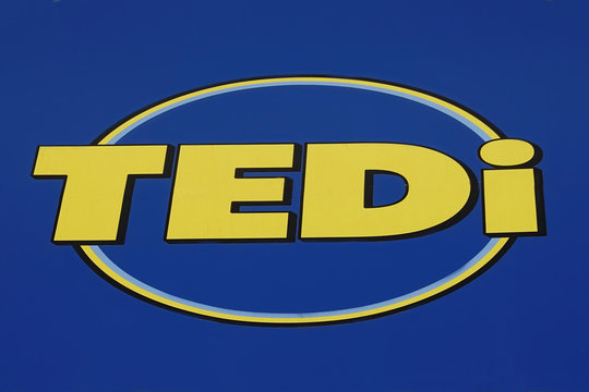 Tedi Bilder – Durchsuchen 2,892 Archivfotos, Vektorgrafiken und Videos ...