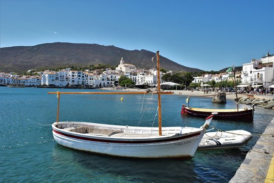 Imágenes de Cadaques: descubre bancos de fotos, ilustraciones, vectores ...