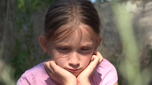 "Kid Crying"-Bilder: Stock-Fotos & -Videos. | Adobe Stock