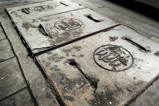 รูปภาพManholes – เลือกดูภาพถ่ายสต็อก เวกเตอร์ และวิดีโอ70,400 | Adobe Stock