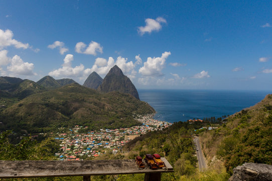 Pitons Bilder – Durchsuchen 2,230 Archivfotos, Vektorgrafiken und ...