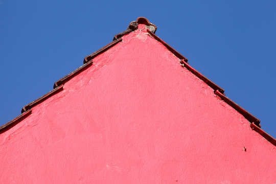 Dachkante Bilder – Durchsuchen 2,722 Archivfotos, Vektorgrafiken und ...