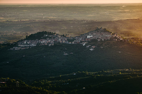 Montecelio Imagens – Procure 345 fotos, vetores e vídeos | Adobe Stock