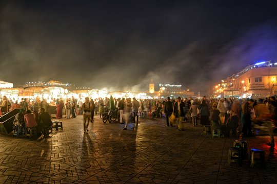 Raucherplatz Bilder – Durchsuchen 803 Archivfotos, Vektorgrafiken und ...
